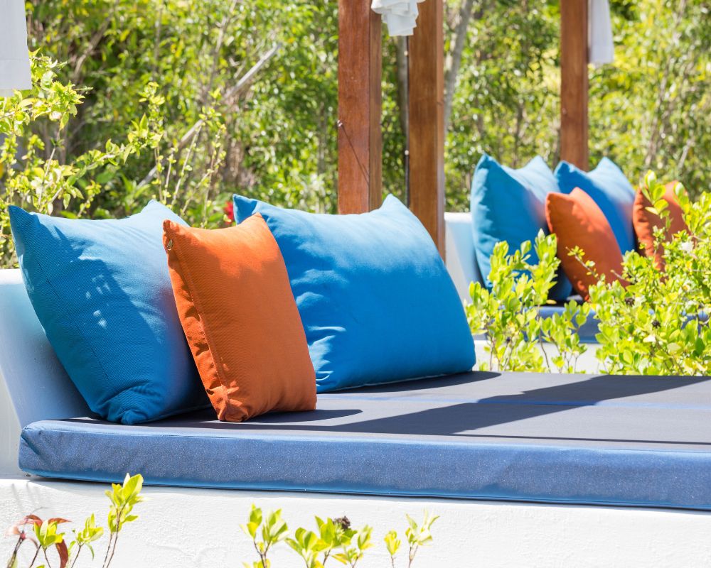 Choosing Suitable Outdoor Fabric by UV Rating and Application